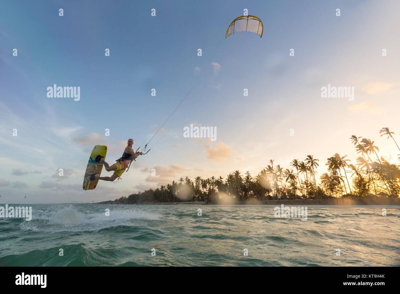 Big Wave Kiteboarding High Resolution Stock Photography and Images - Alamy