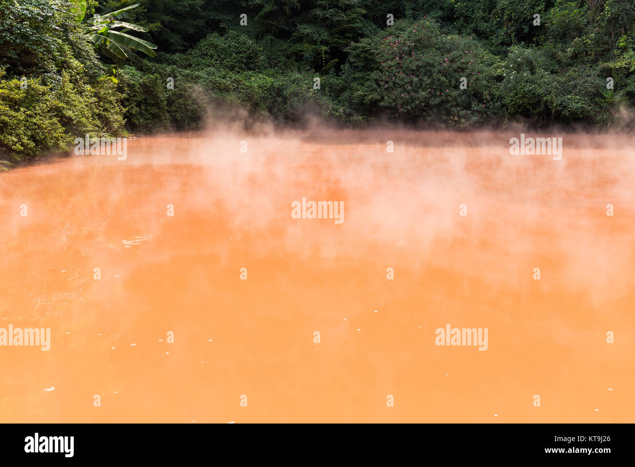 Red pond in Umi Jigoku at Beppu city Stock Photo - Alamy