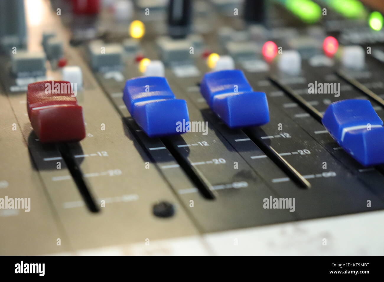 Sound board concert hi-res stock photography and images - Alamy