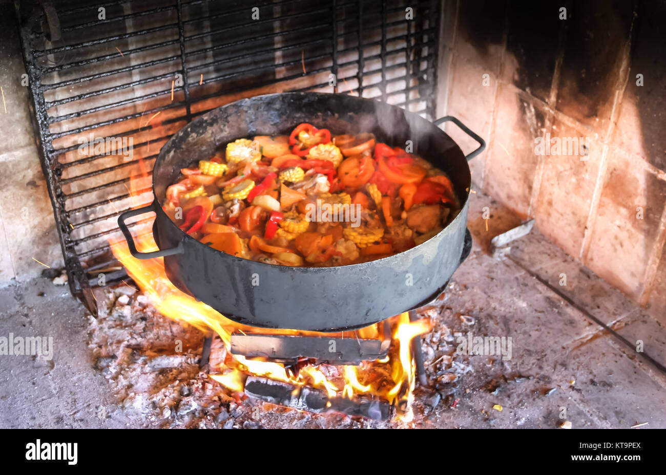 cooking on the disks of plowing the land typical kitchen of the pampa ...