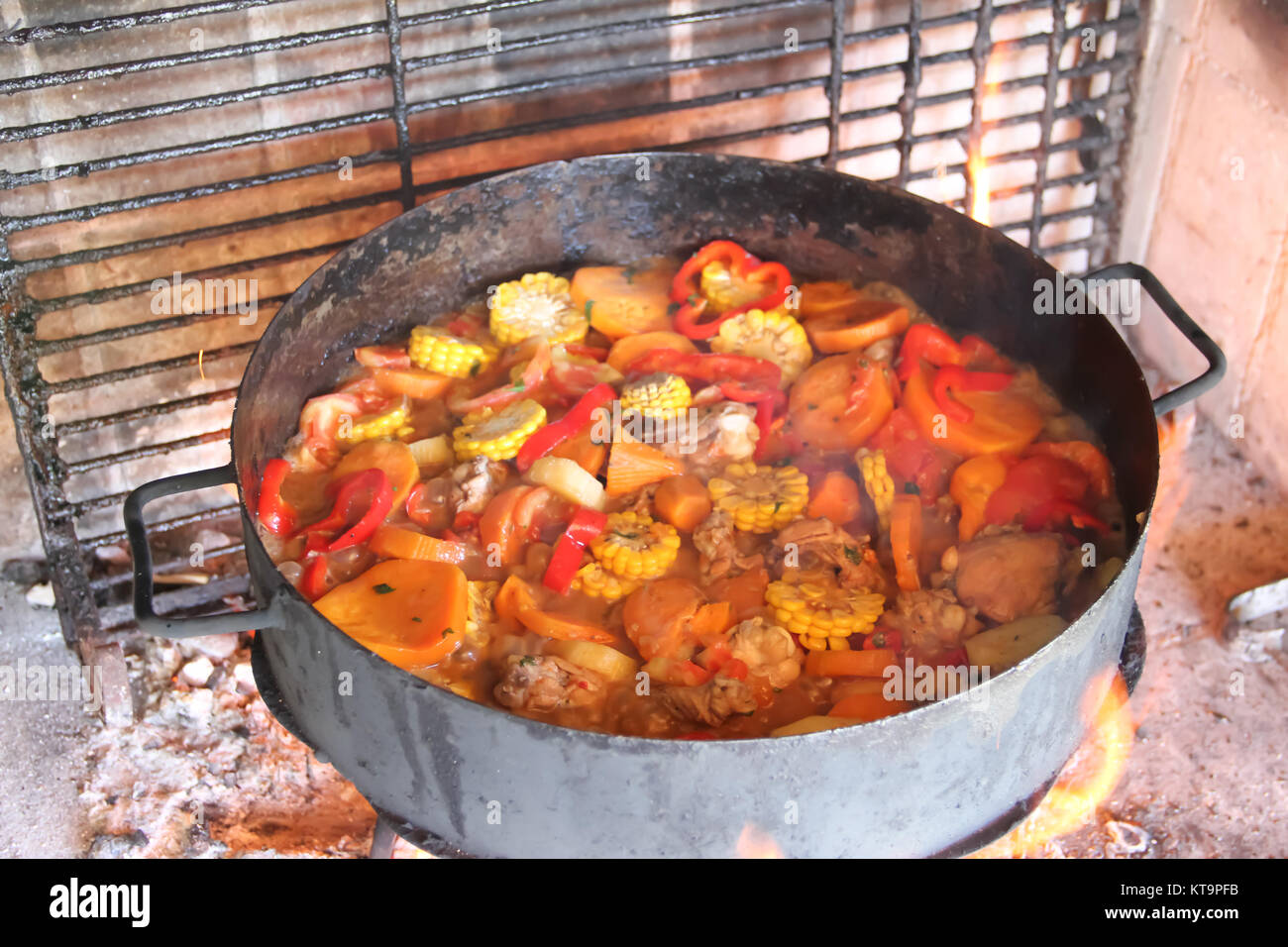 cooking on the disks of plowing the land typical kitchen of the pampa ...