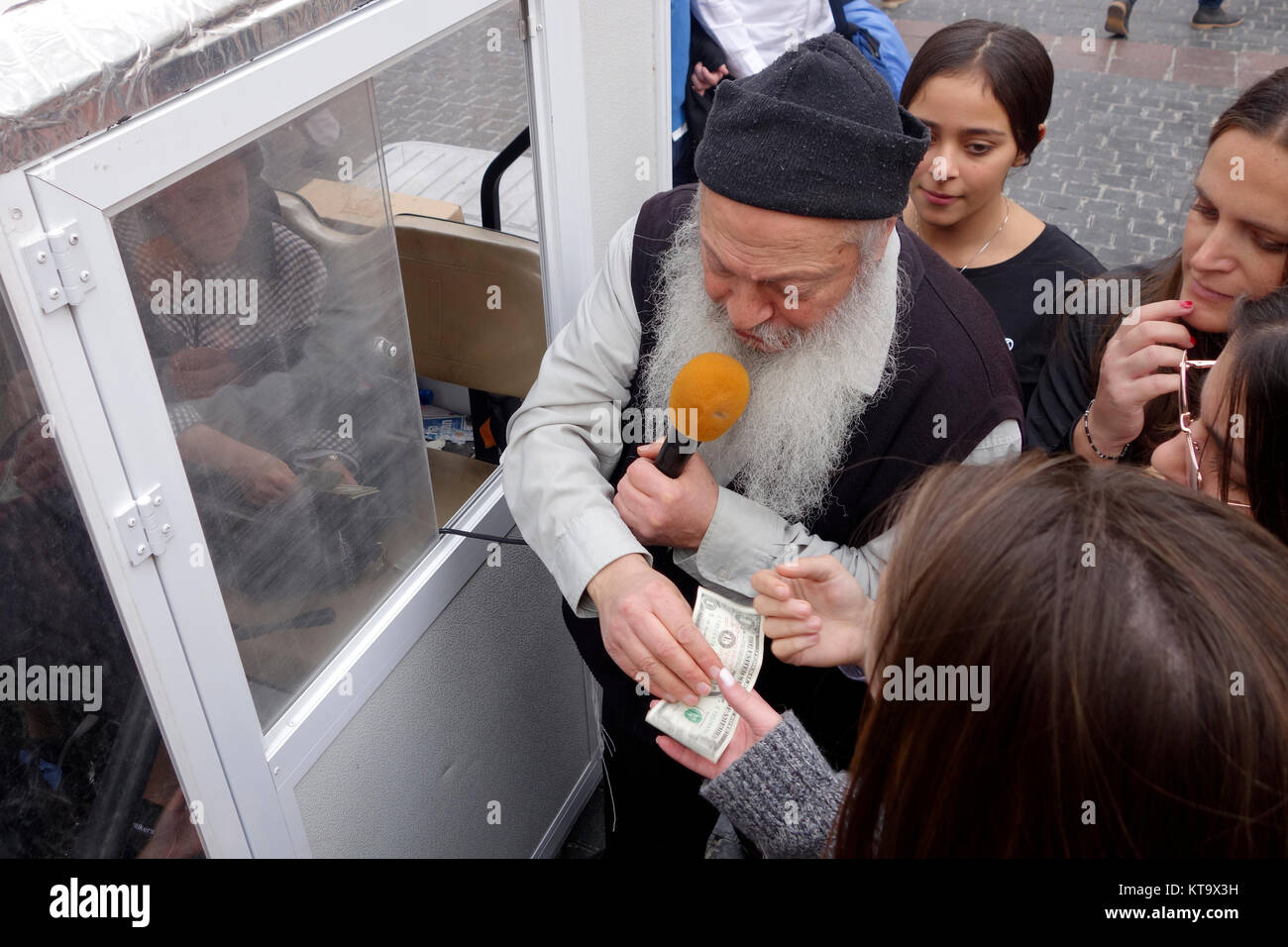 Haredi sect hi-res stock photography and images - Alamy