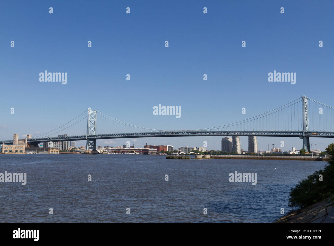 Benjamin franklin bridge hi-res stock photography and images - Alamy