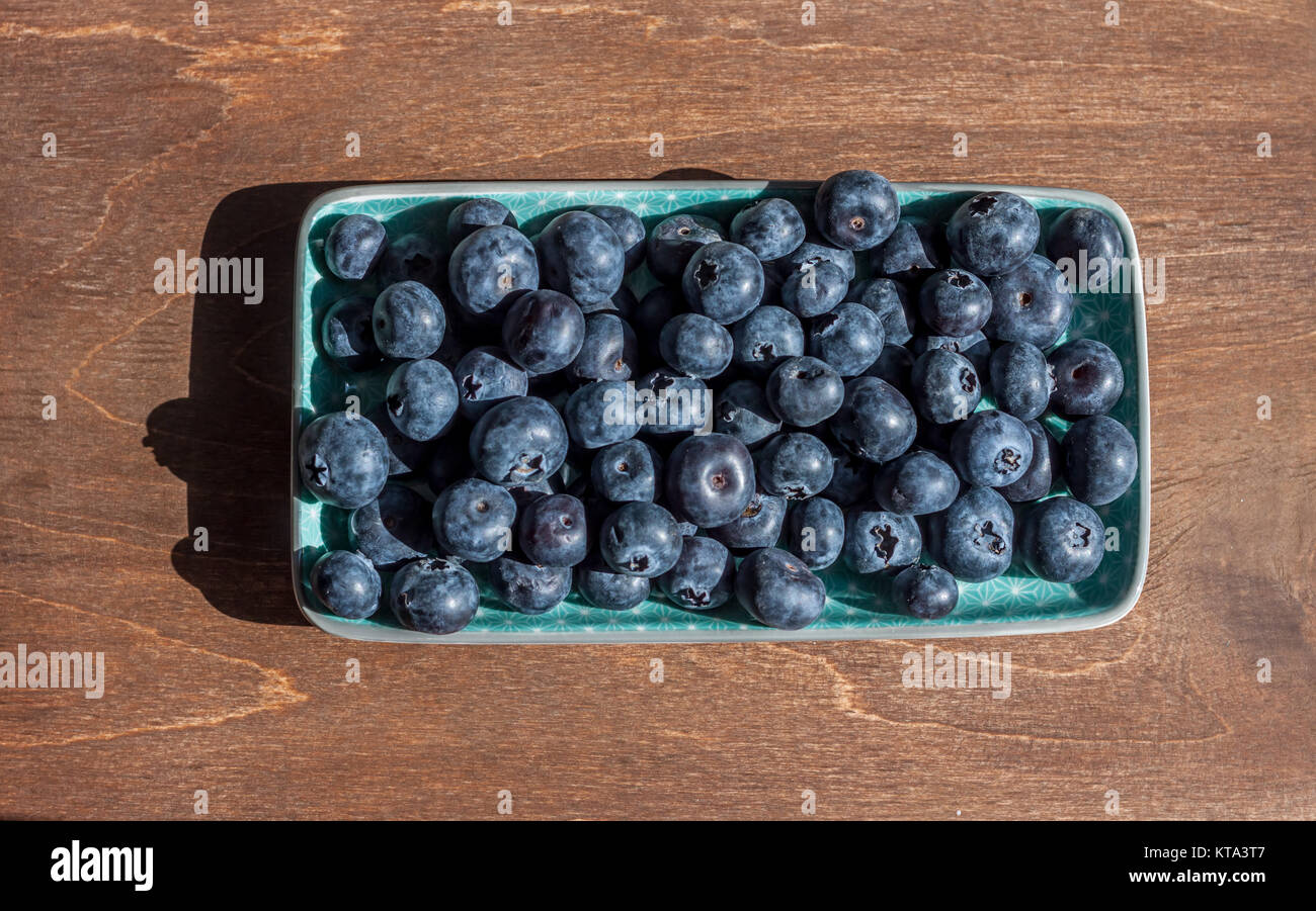fresh big blueberries in rectangular plate Stock Photo - Alamy