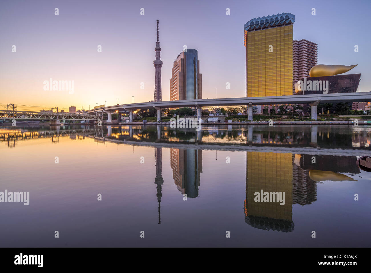 Tokyo japan river water hi-res stock photography and images - Alamy