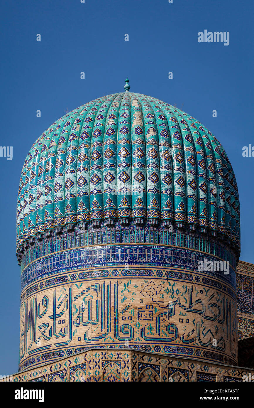 The Ribbed Dome Of The Bibi Khanym Mosque, Samarkand, Uzbekistan Stock ...