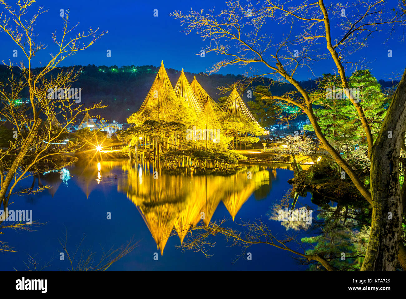 Kenrokuen garden kanazawa hi-res stock photography and images - Alamy