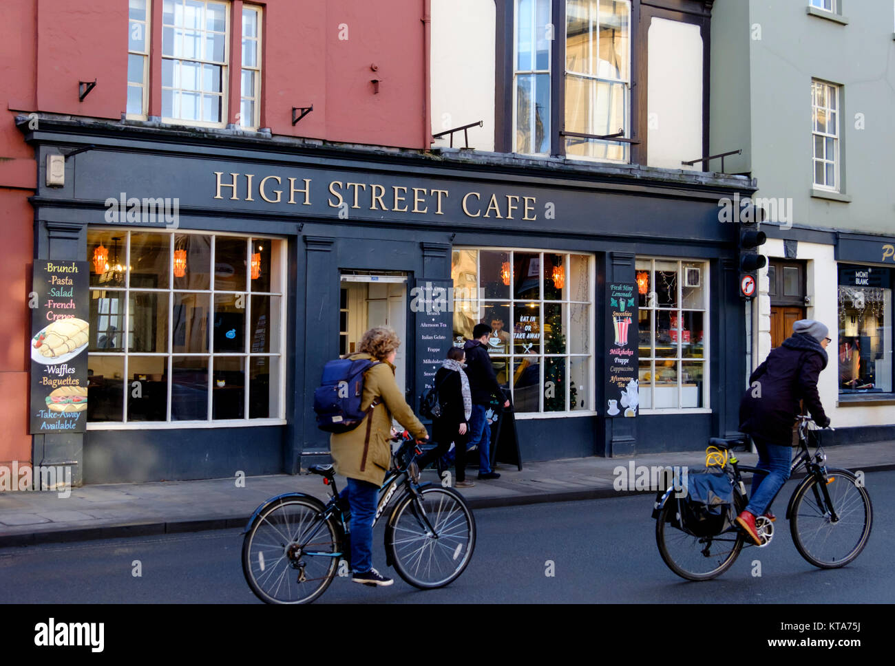 High street cafe hi-res stock photography and images - Alamy
