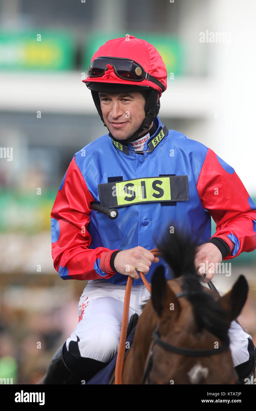 Robert dunne jockey hi-res stock photography and images - Alamy