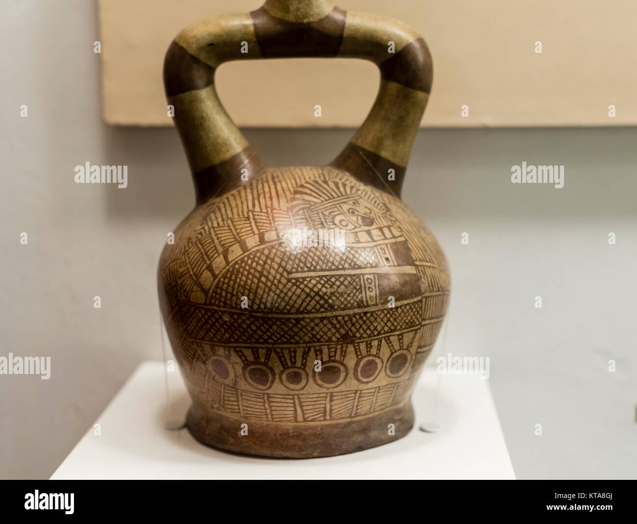 Ceramic vessel, portrait vessel Moche culture 100 AC-800 AC Perú Stock ...