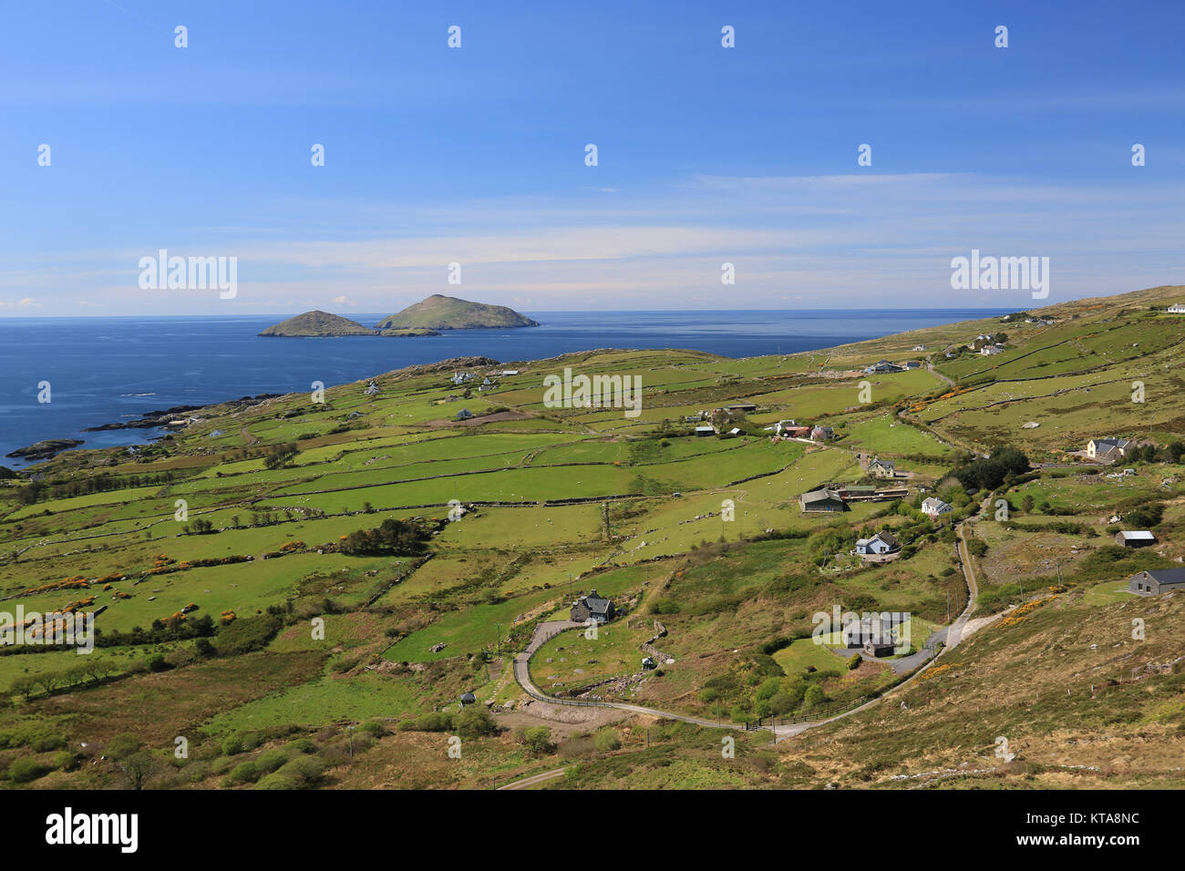 Irish valleys hi-res stock photography and images - Alamy