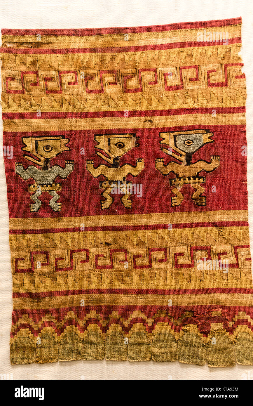 Nazca textil, Nazca culture 100 AC-800 AC Perú Stock Photo - Alamy