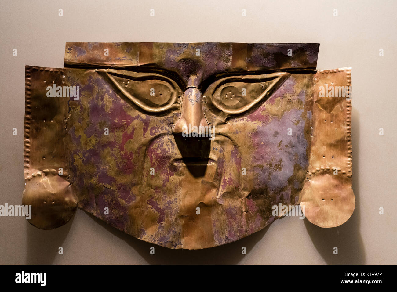 Pre-Columbian Jewelry Lambayeque/Sicán culture 700 AC-1375 AC Perú ...
