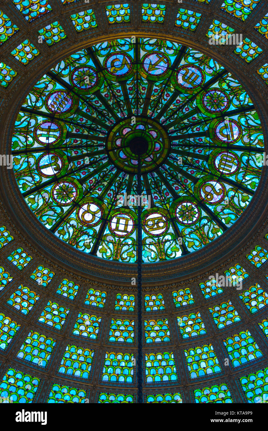 Chicago cultural centre dome hi-res stock photography and images - Alamy