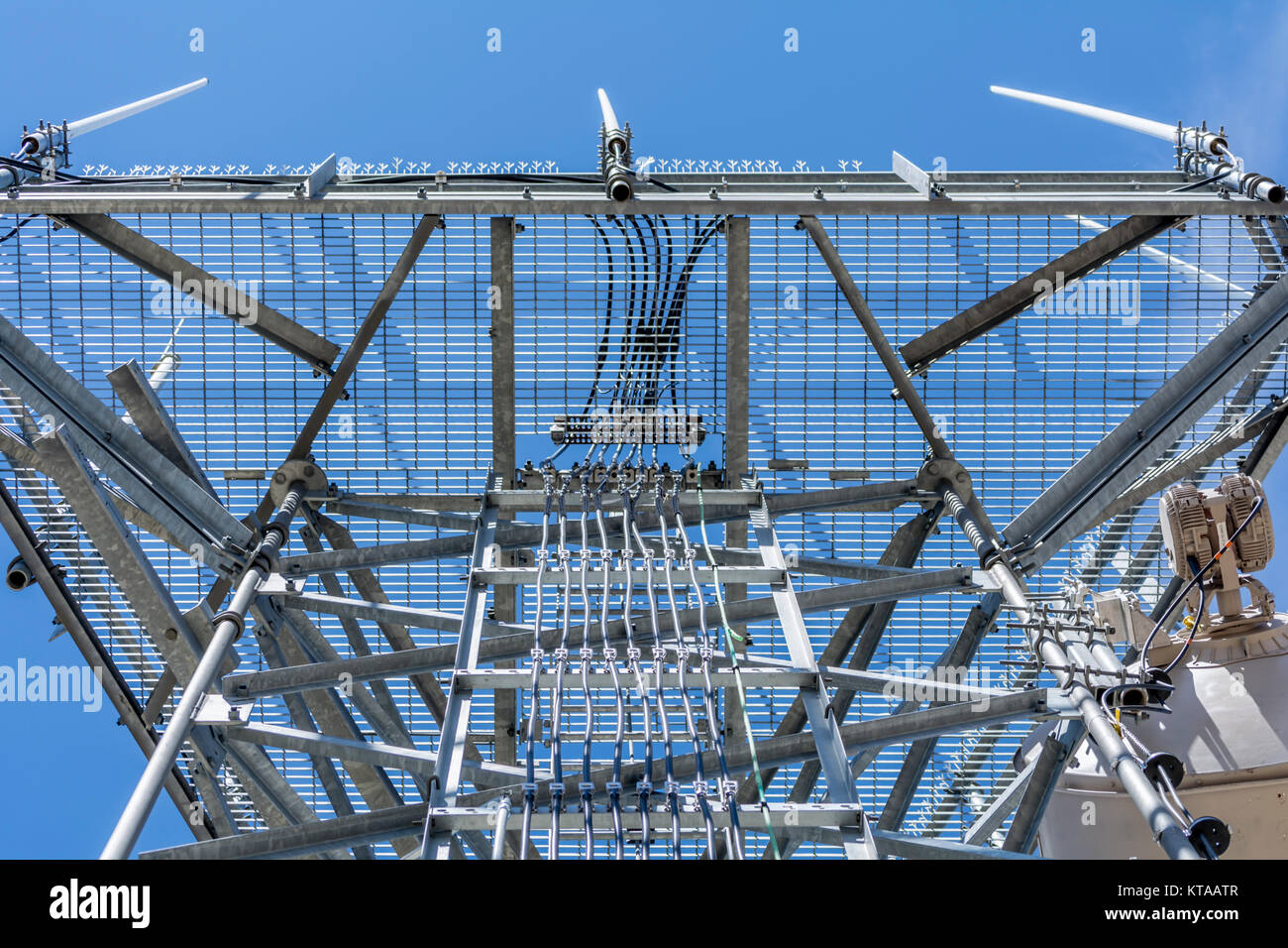 Microwave dishes hi-res stock photography and images - Alamy