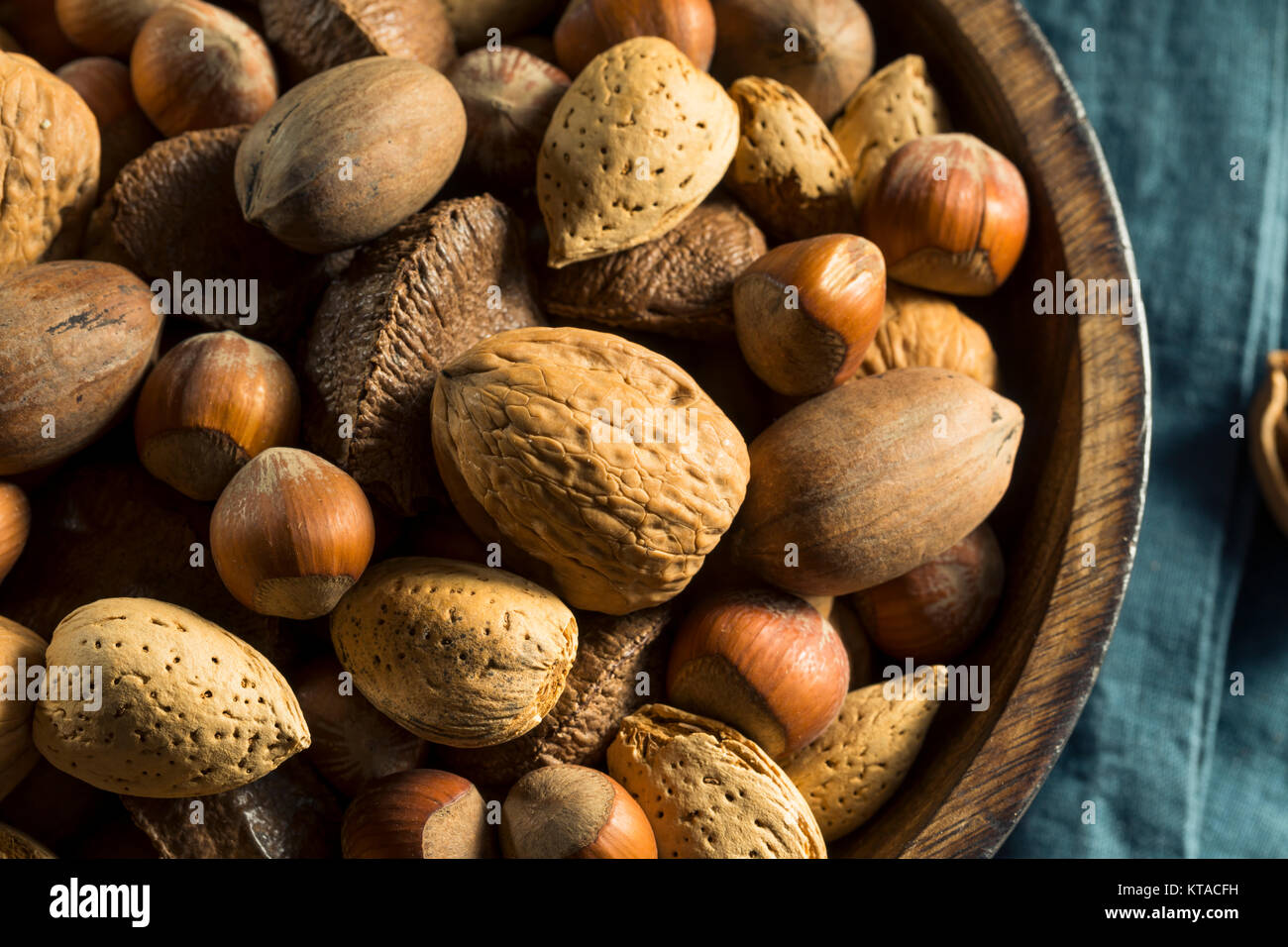 Whole Shelled Organic Mixed Nuts with Walnuts Almonds Pecans and ...