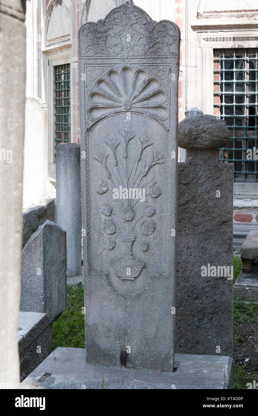 Tomb stones islamic hi-res stock photography and images - Alamy