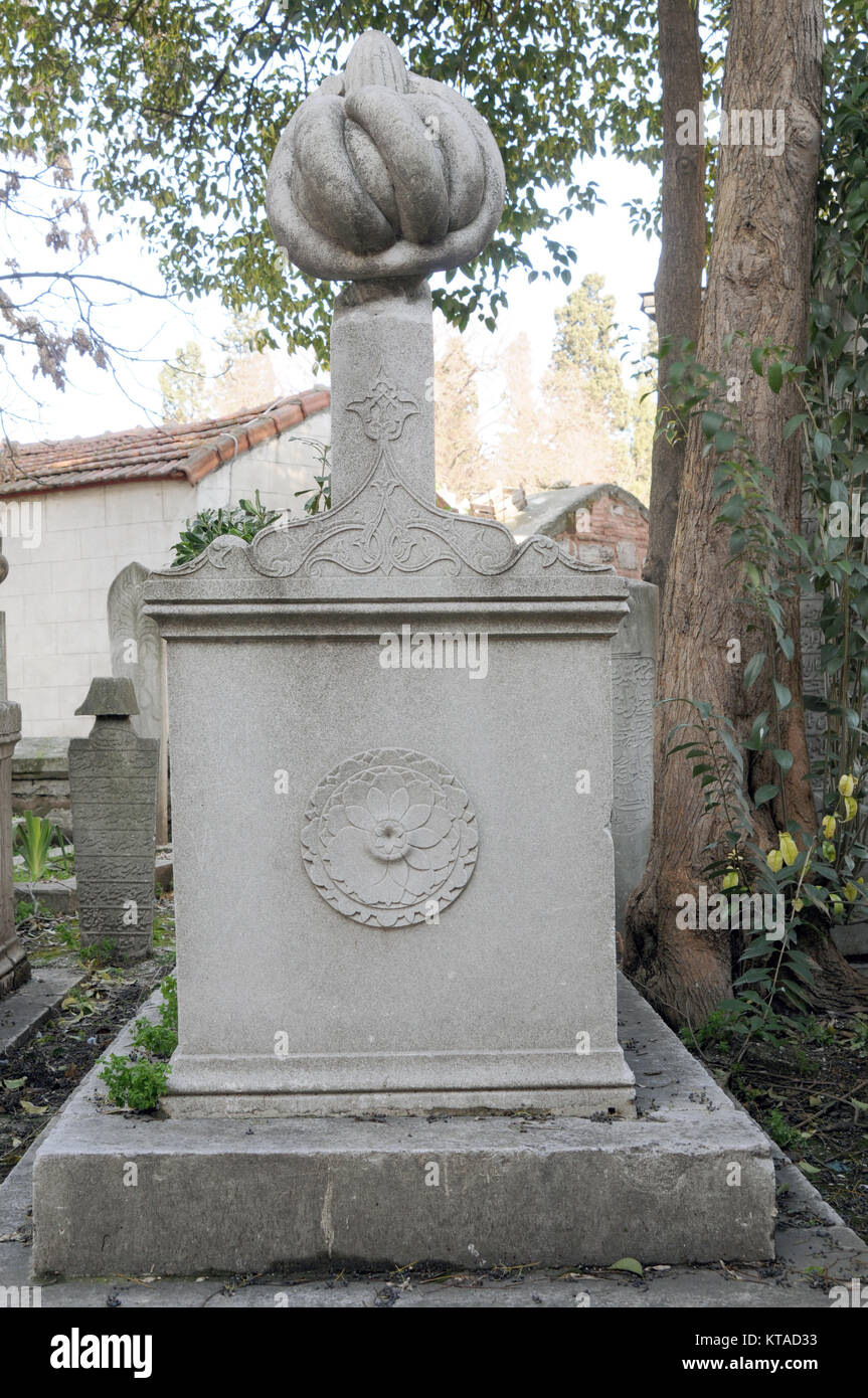 Ancient Ottoman tomb stones around Istanbul Stock Photo - Alamy