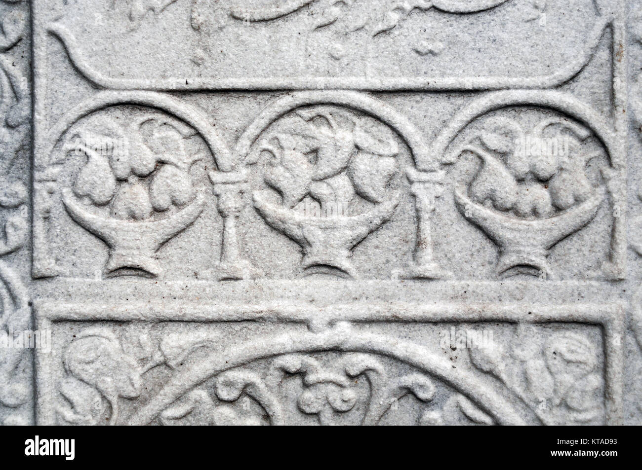 Ancient Ottoman tomb stones around Istanbul Stock Photo - Alamy