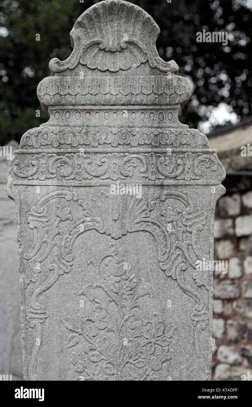 Ancient Ottoman tomb stones around Istanbul Stock Photo - Alamy