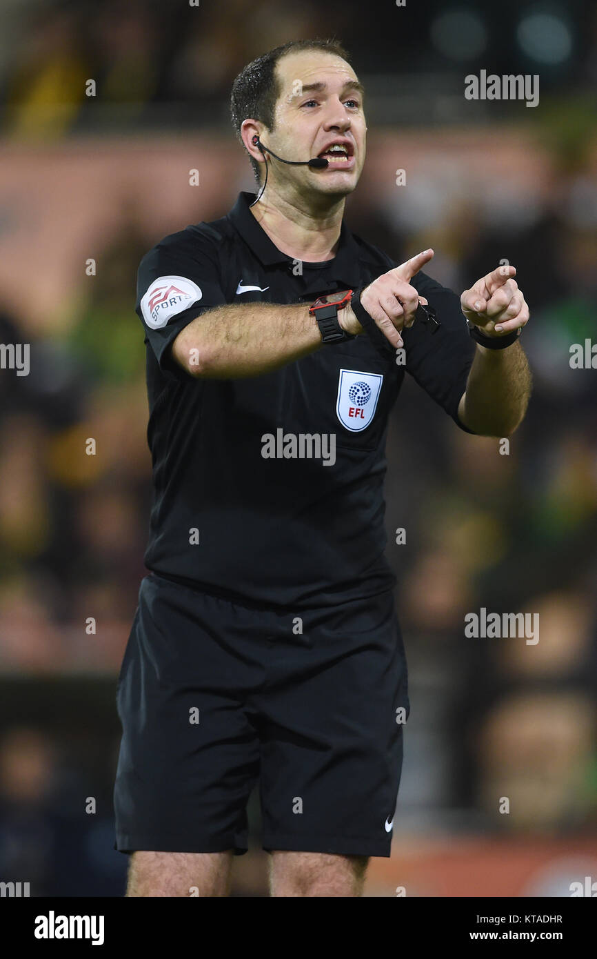 Referee Jeremy Simpson during the Sky Bet Championship match at Carrow ...