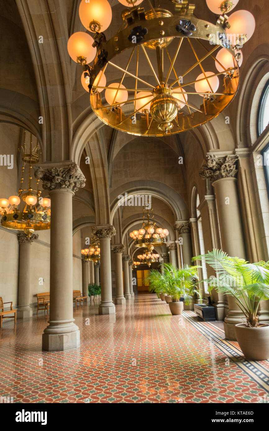 Capitol building albany steps hi-res stock photography and images - Alamy