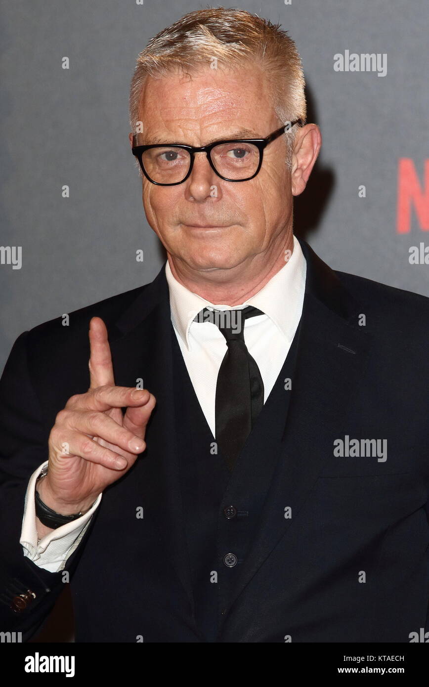 Stephen daldry the crown hi-res stock photography and images - Alamy