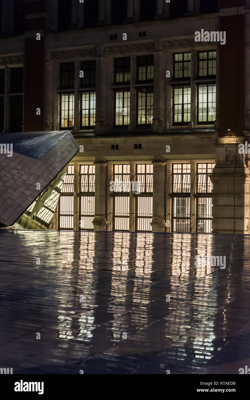 New entrance to the Henry Cole wing of the Victoria and Albert Museum ...
