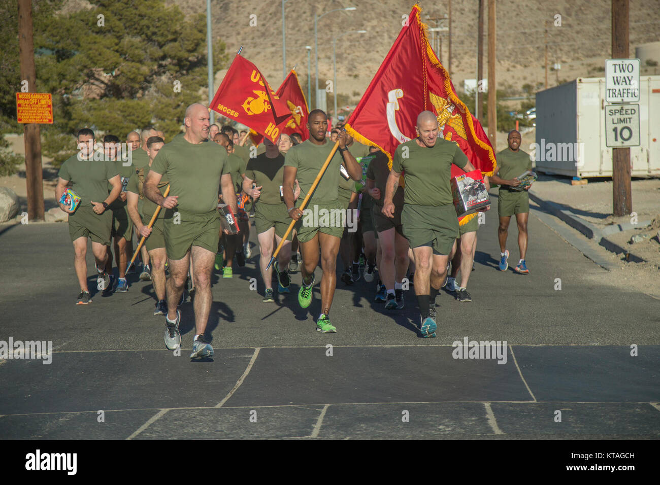 Marines with the Marine Corps Communication-Electronics School run ...