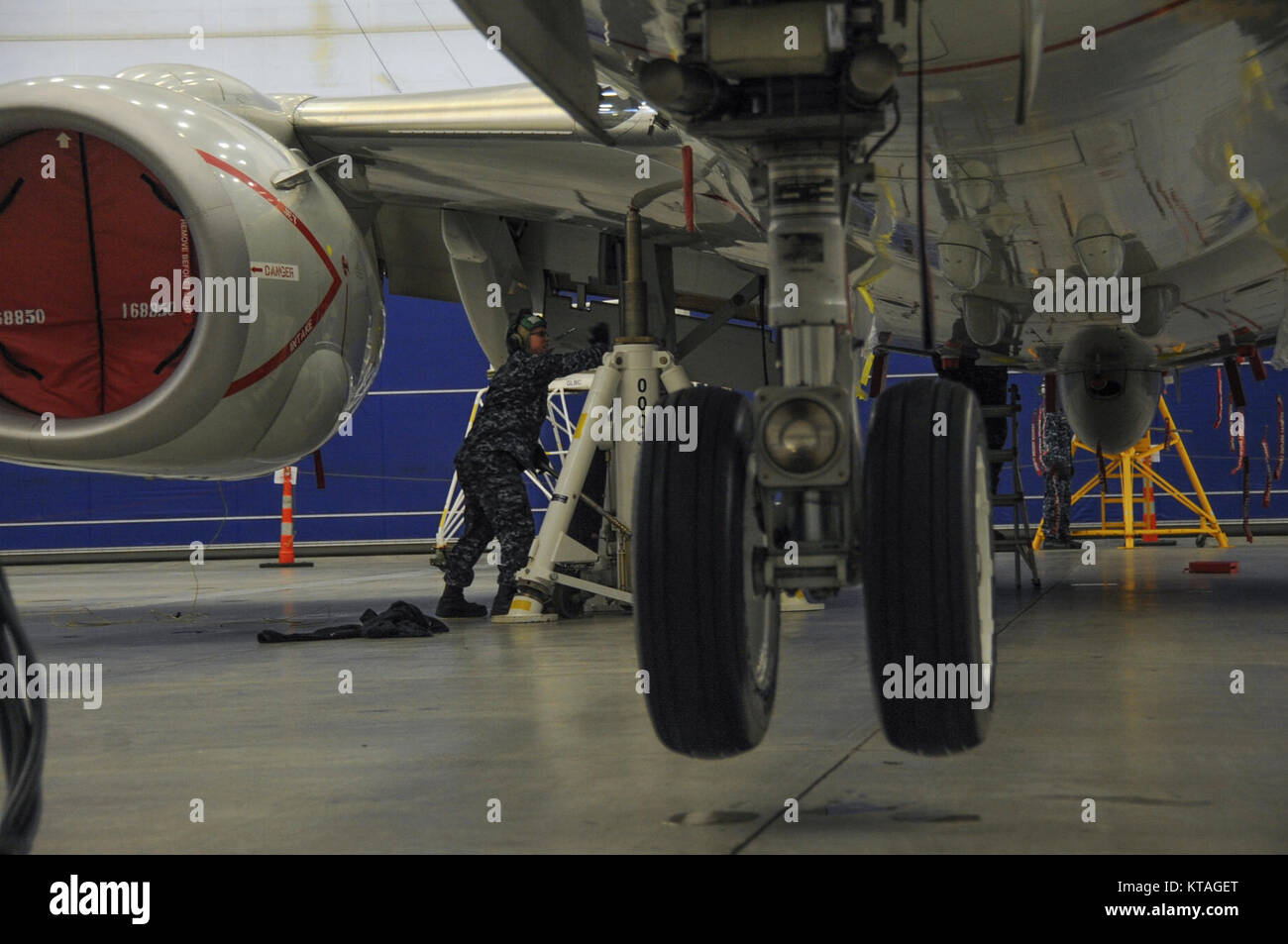 OAK HARBOR, Wash. (December 19, 2017) Aviation Structural Mechanic 3rd ...