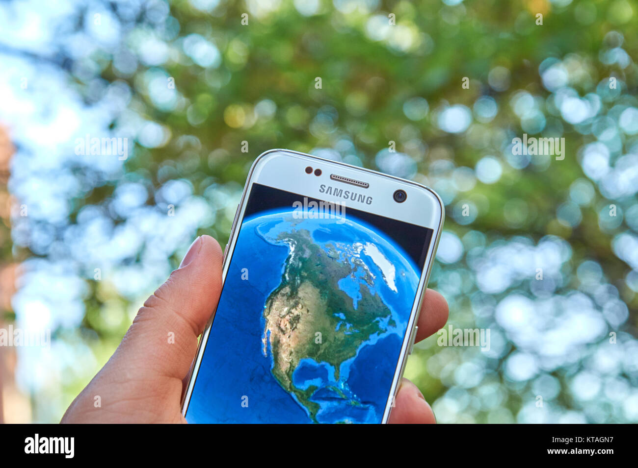 Google earth screen map hi-res stock photography and images - Alamy