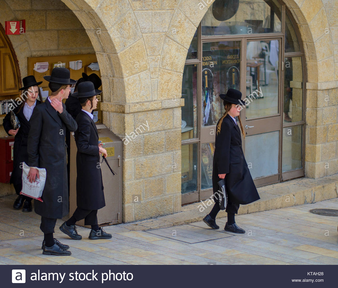 Hasidic Boys Stock Photos & Hasidic Boys Stock Images - Alamy