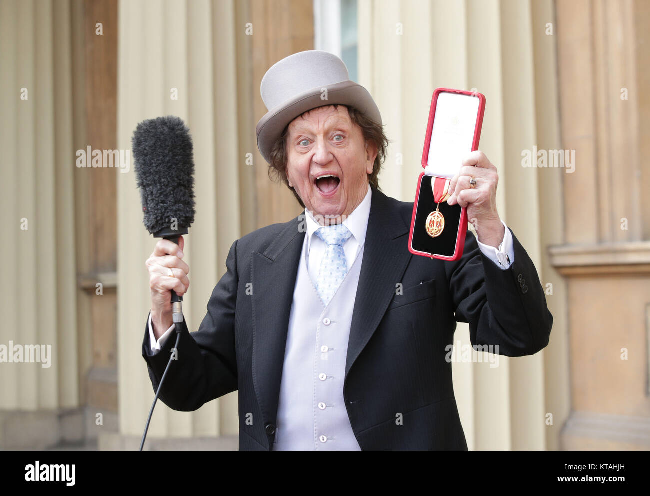 Review of the Year 2017: March: Veteran entertainer Sir Ken Dodd at ...