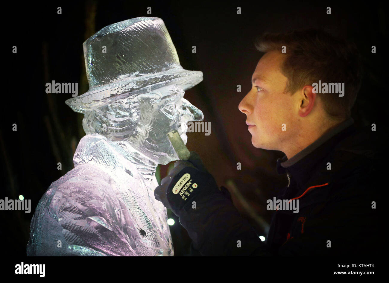 Review of the Year 2017: November: Master ice sculptor Jack Hackney ...