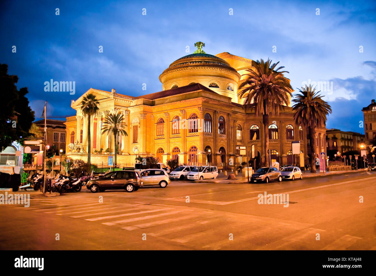 The teatro massimo opera house in palermo sicily hi-res stock ...