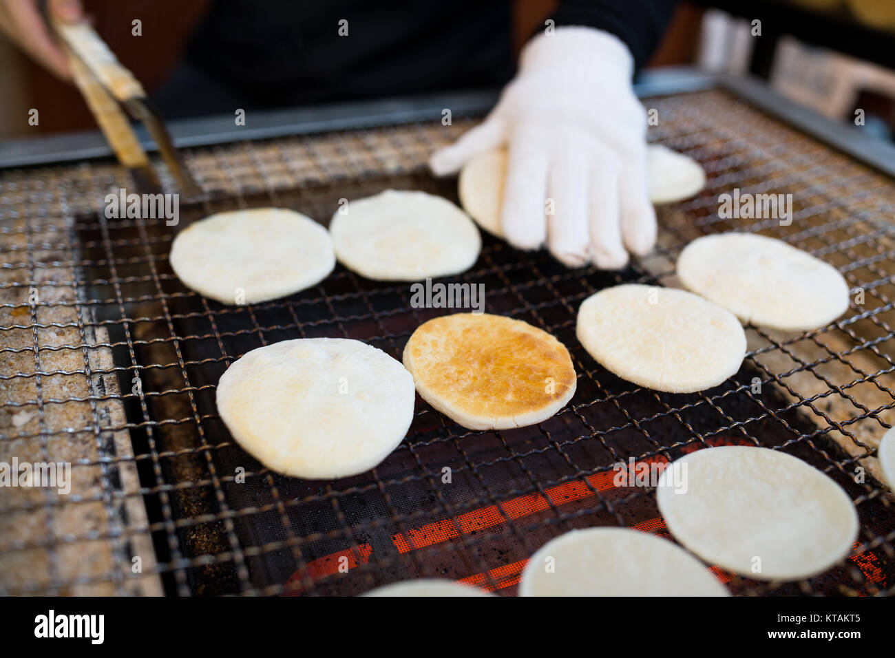 Making of rice cracker Stock Photo - Alamy