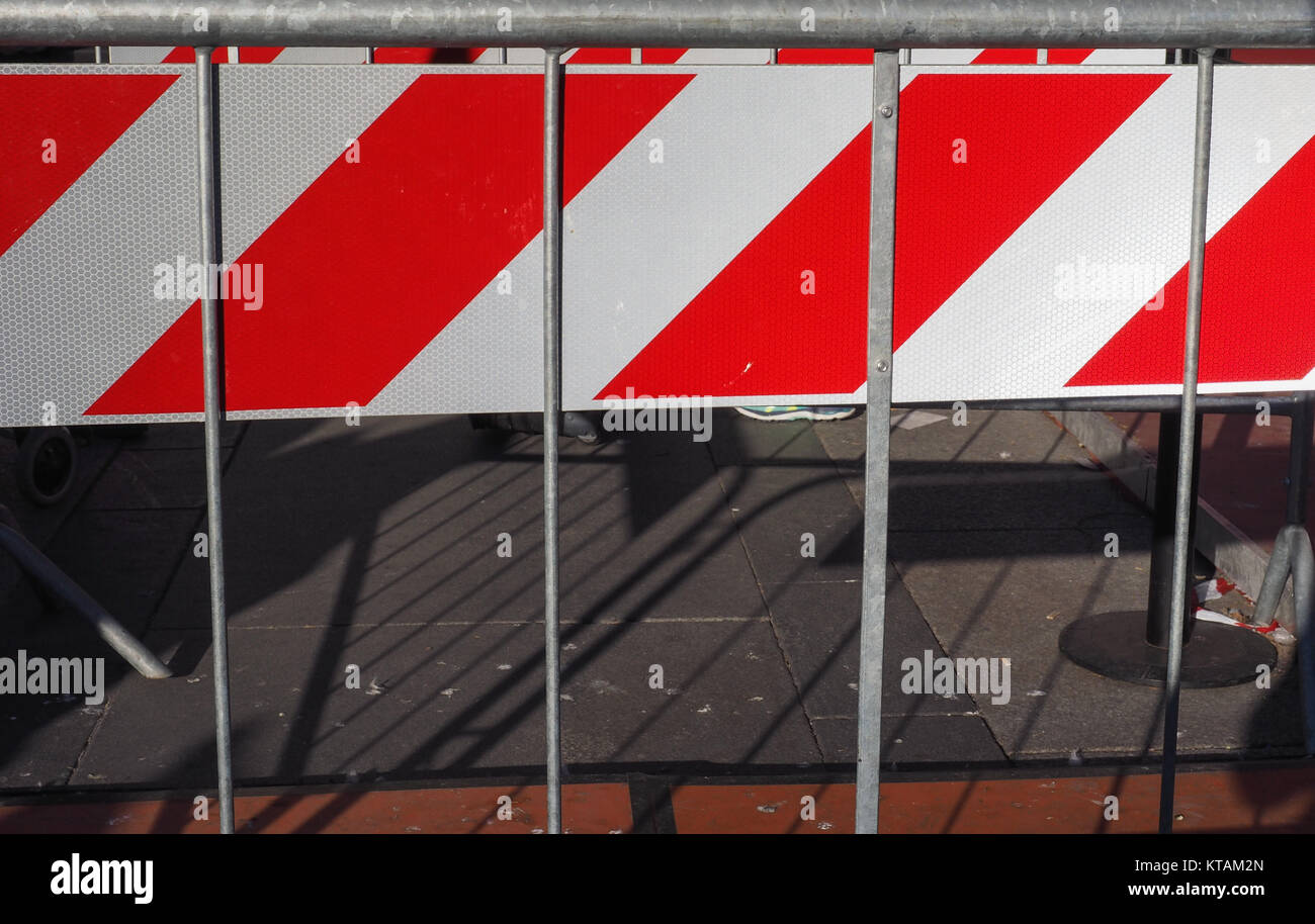 Queue fence hi-res stock photography and images - Alamy