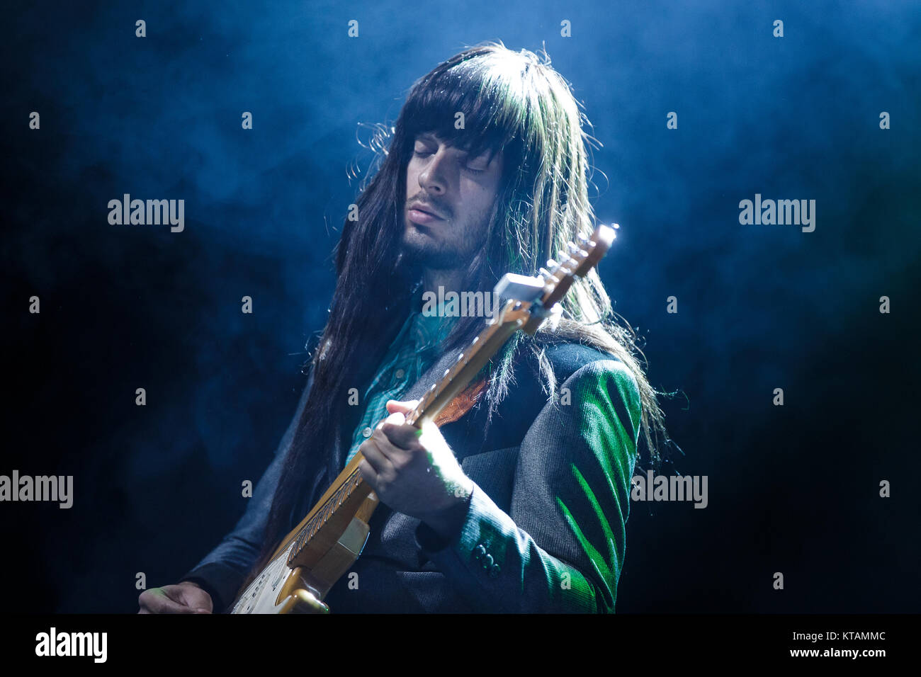 Khruangbin hi-res stock photography and images - Alamy