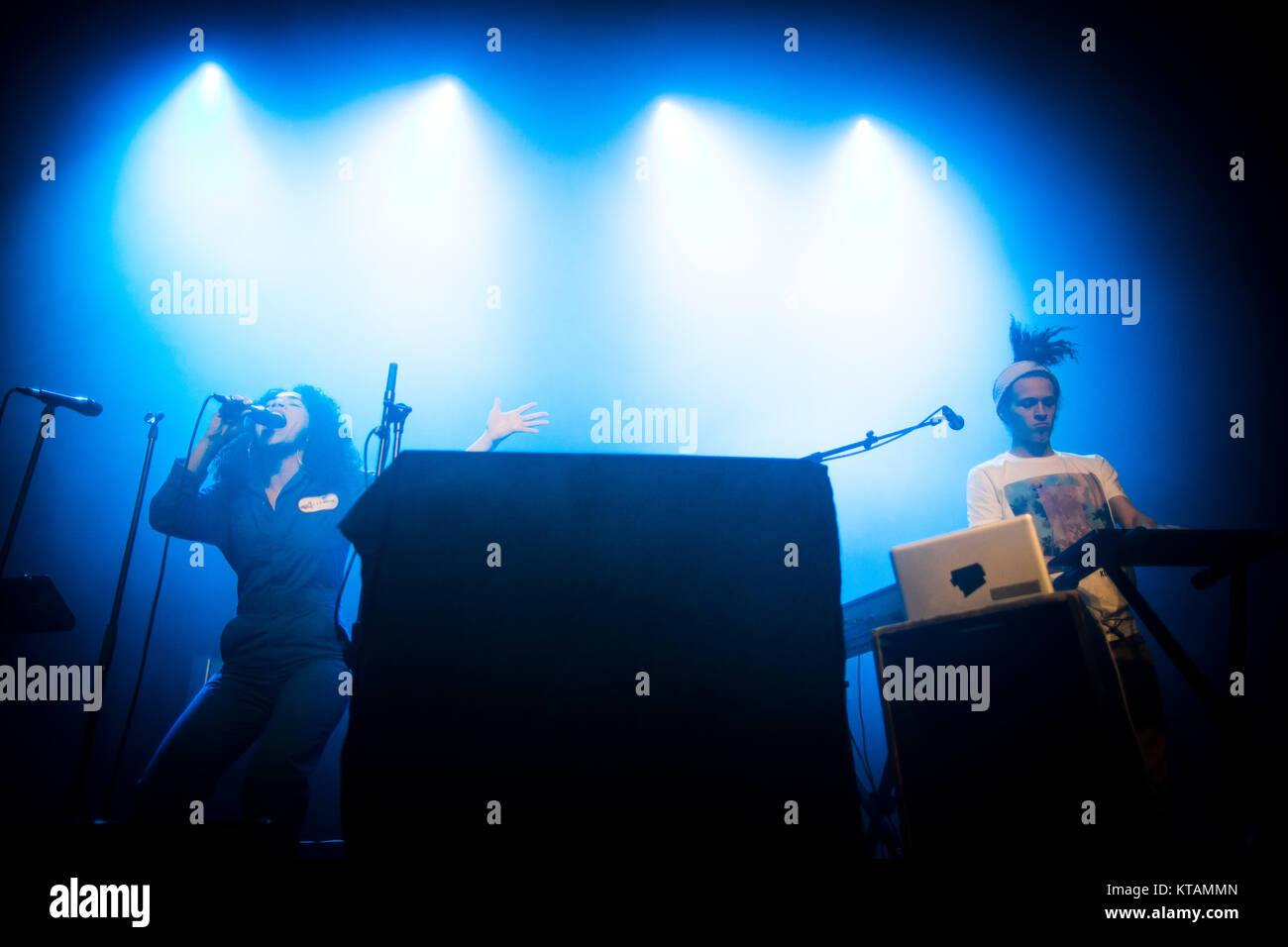The American singer and songwriter Kiah Victoria (L) performs a live ...