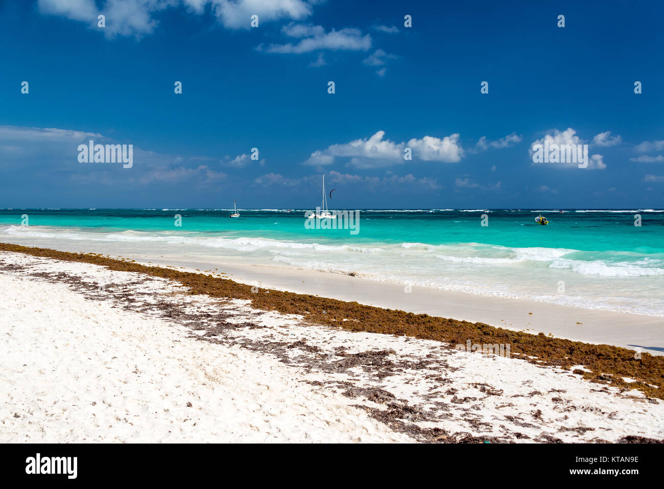Beautiful White Sand Beach Stock Photo - Alamy