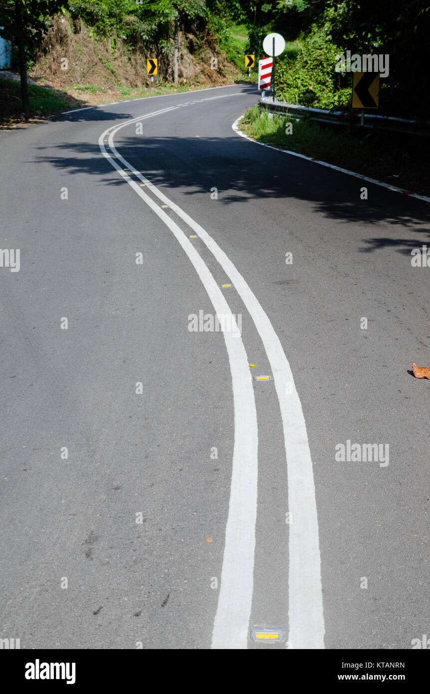 Road reflectors motorway hi-res stock photography and images - Alamy