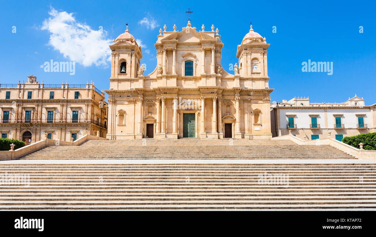 front view of Noto Cathedral in Sicily Stock Photo - Alamy