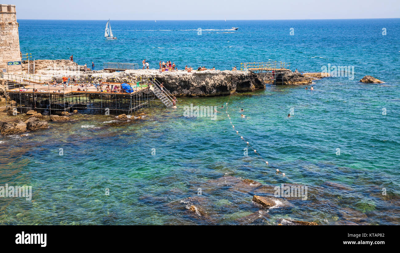 urban beach in Syracuse city in Sicily Stock Photo - Alamy