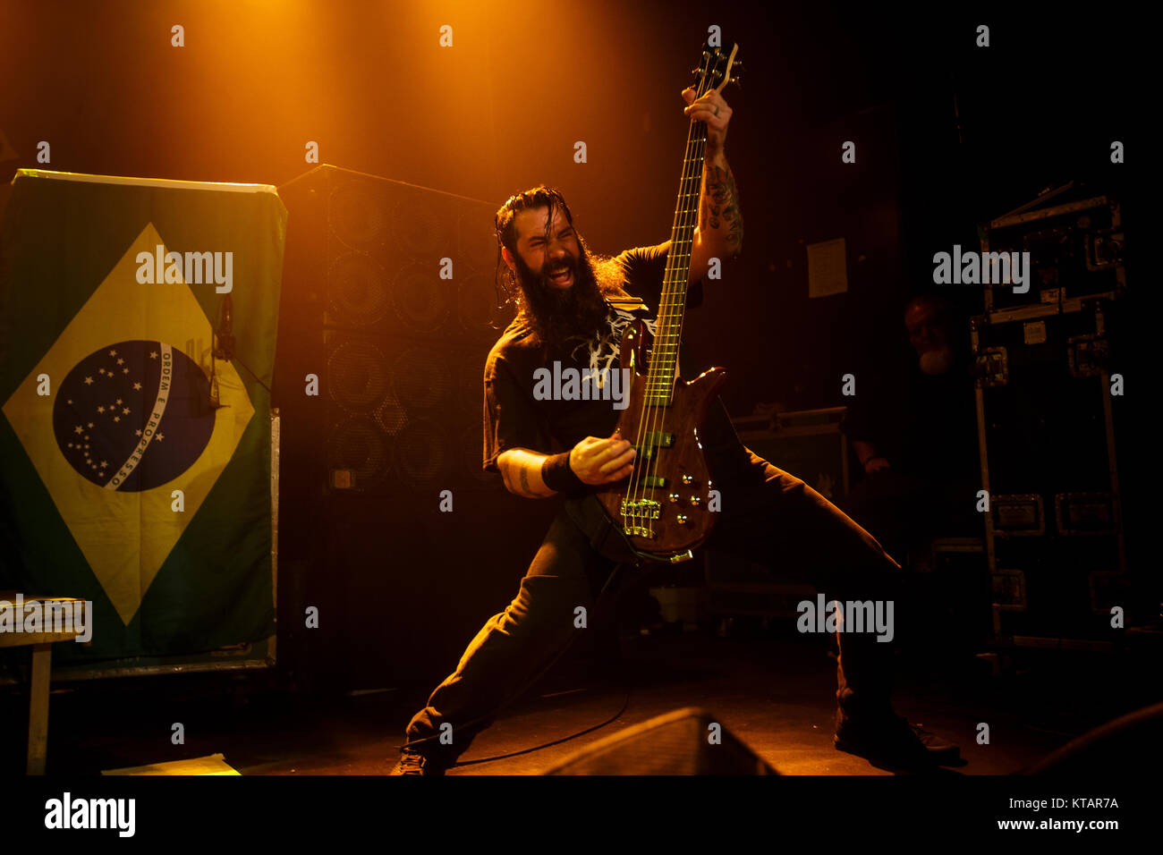Sepultura bass player hi-res stock photography and images - Alamy