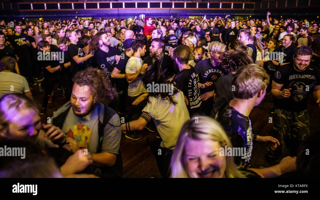 Mosh pit heavy metal hi-res stock photography and images - Alamy