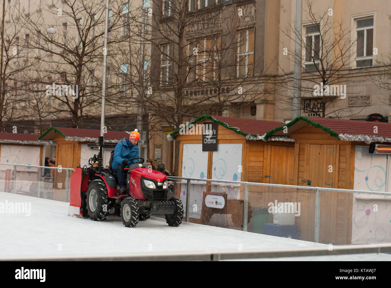Work artificial ice rink hi-res stock photography and images - Alamy