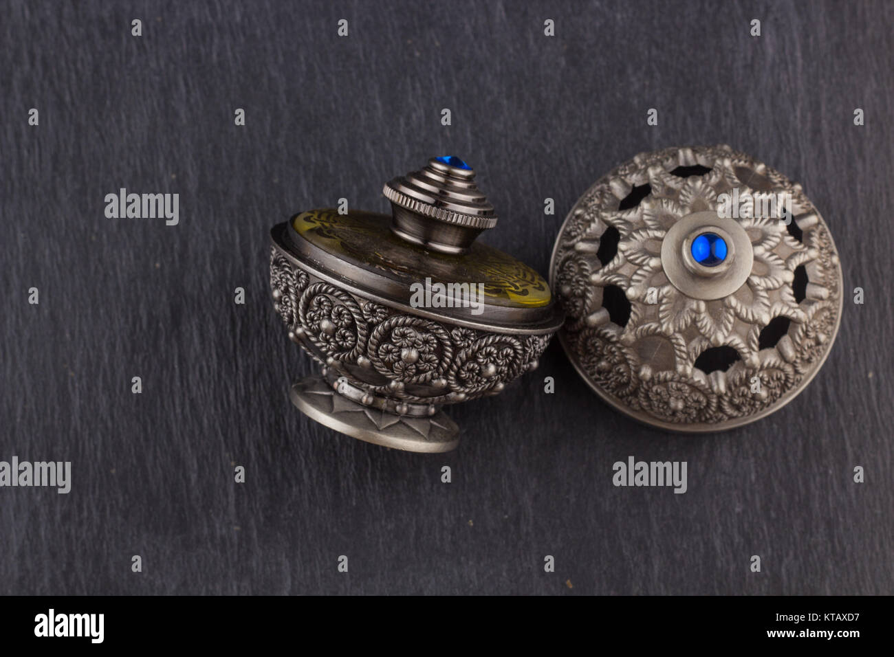 Silver Oriental Artistic Arabian Oud Perfume / Arabian Oud Perfume with ...