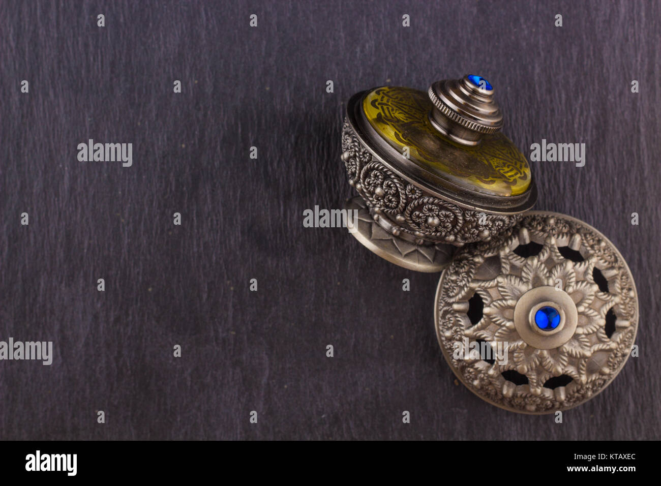 Silver oriental artistic arabian hi-res stock photography and images ...