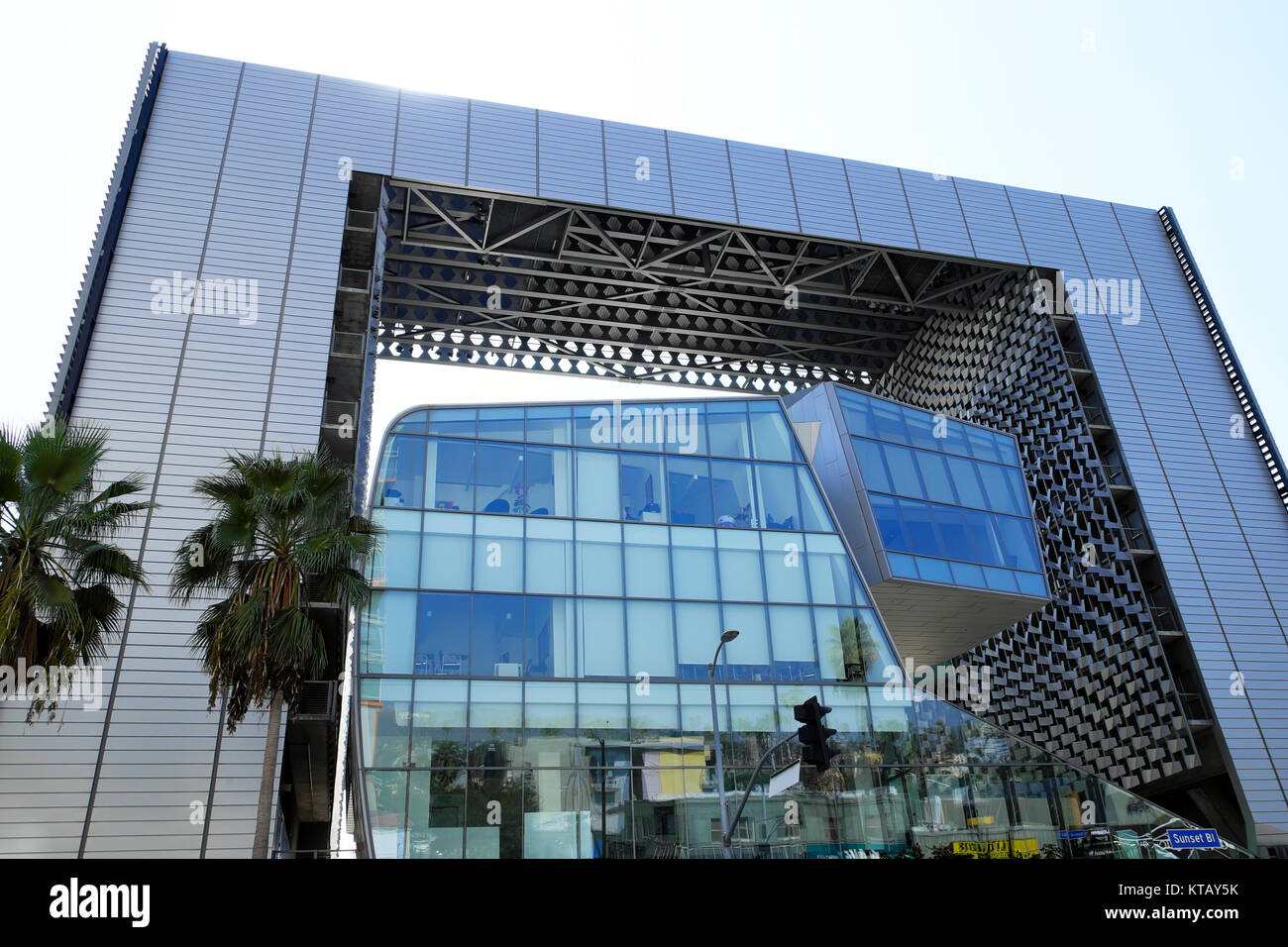 Exterior view of Emerson College building designed by Thom Mayne ...