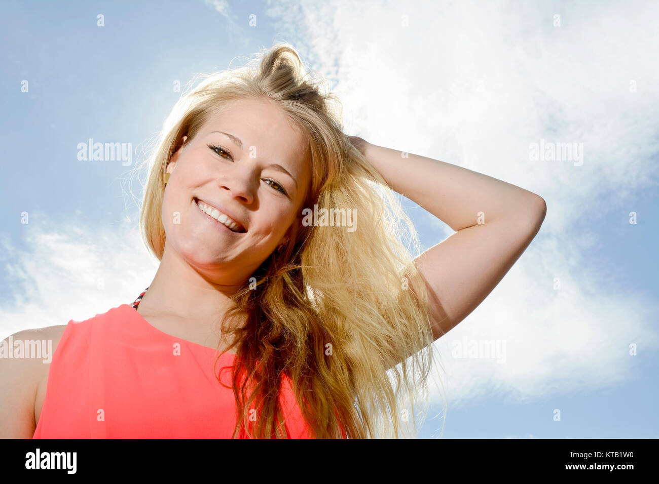 Blondine teenager mädchen hi-res stock photography and images - Alamy